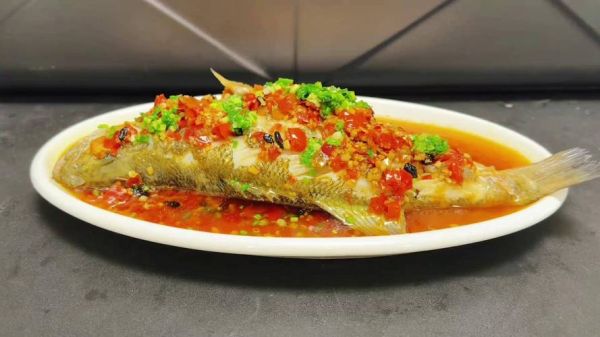 剁椒鲈鱼怎么做才正宗_剁椒鲈鱼蒸多久才嫩滑-第1张图片-山城妙识 剁椒鲈鱼怎么做才正宗_剁椒鲈鱼蒸多久才嫩滑-第1张图片-山城妙识