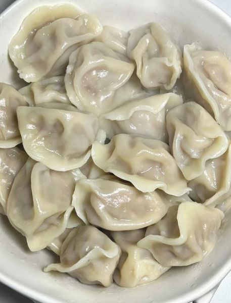 速冻水饺怎么煮不破皮_速冻水饺需要解冻吗-第1张图片-山城妙识