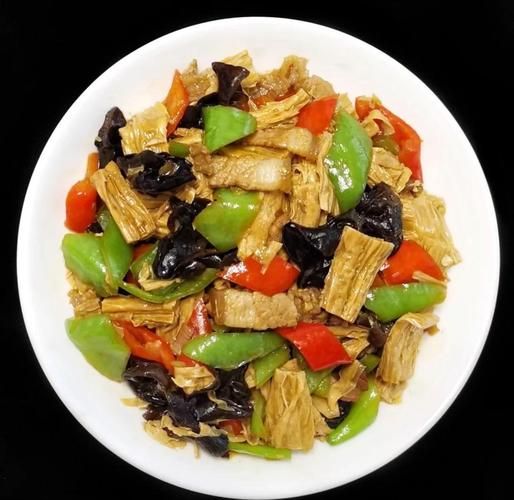 青椒炒腐竹怎么做_青椒炒腐竹的家常做法-第1张图片-山城妙识