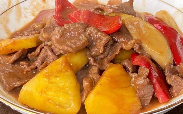 菠萝炒牛肉怎么做_菠萝炒牛肉用哪个部位-第2张图片-山城妙识