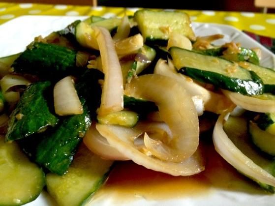 洋葱炒黄瓜怎么做_洋葱炒黄瓜要不要焯水-第1张图片-山城妙识