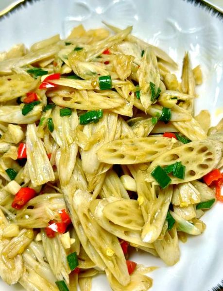 酸辣藕尖怎么做_酸辣藕尖的做法窍门-第1张图片-山城妙识