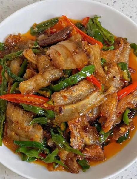 回锅肉怎么做才正宗_回锅肉先煮还是先炒-第1张图片-山城妙识