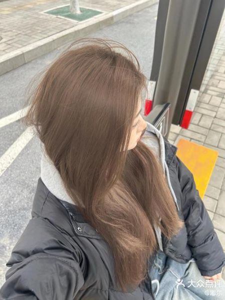 亚麻色适合什么肤色_亚麻色掉色后是什么颜色-第1张图片-山城妙识 亚麻色适合什么肤色_亚麻色掉色后是什么颜色-第1张图片-山城妙识