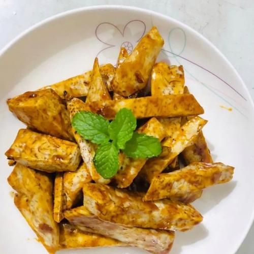 拔丝芋头怎么做_拔丝芋头糖浆比例-第1张图片-山城妙识