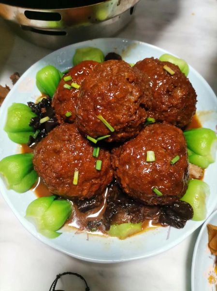 正宗狮子头怎么做_家常狮子头做法视频-第1张图片-山城妙识 正宗狮子头怎么做_家常狮子头做法视频-第1张图片-山城妙识