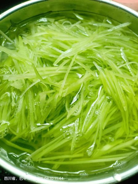 凉拌莴笋丝怎么做好吃_饭店级爽脆秘诀-第3张图片-山城妙识 凉拌莴笋丝怎么做好吃_饭店级爽脆秘诀-第3张图片-山城妙识