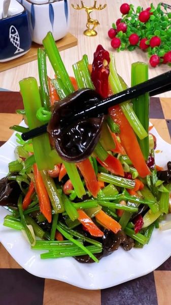 毛芹菜怎么炒好吃_毛芹菜的做法大全-第3张图片-山城妙识 毛芹菜怎么炒好吃_毛芹菜的做法大全-第3张图片-山城妙识