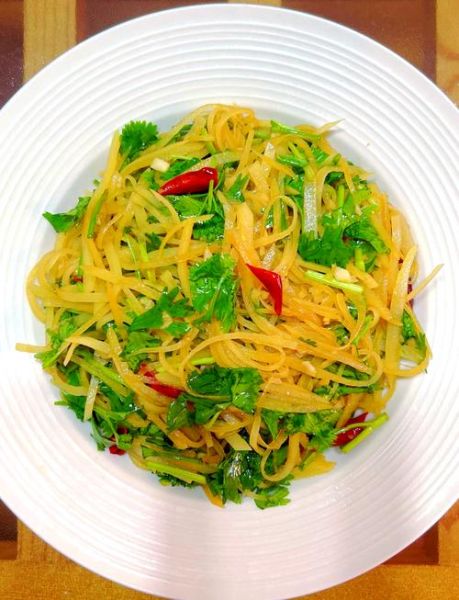 凉拌酸甜土豆丝怎么做_土豆丝焯水几分钟才脆-第1张图片-山城妙识 凉拌酸甜土豆丝怎么做_土豆丝焯水几分钟才脆-第1张图片-山城妙识