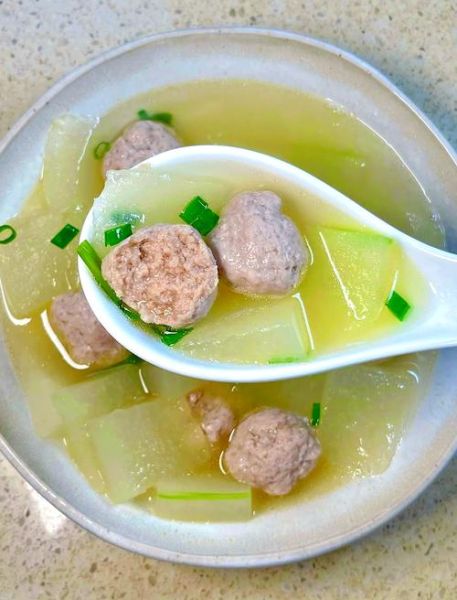 丸子烧冬瓜怎么做_冬瓜丸子汤的家常做法-第1张图片-山城妙识 丸子烧冬瓜怎么做_冬瓜丸子汤的家常做法-第1张图片-山城妙识