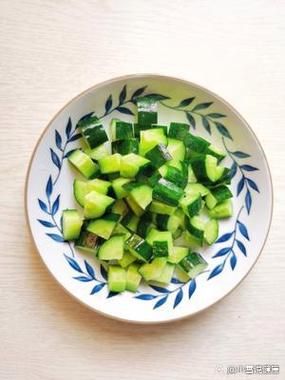 黄瓜胡萝卜炒肉怎么做_黄瓜胡萝卜炒肉热量高吗-第3张图片-山城妙识 黄瓜胡萝卜炒肉怎么做_黄瓜胡萝卜炒肉热量高吗-第3张图片-山城妙识