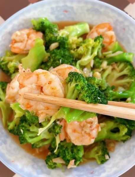 西兰花炒虾仁热量高吗_西兰花炒虾仁的营养价值-第2张图片-山城妙识