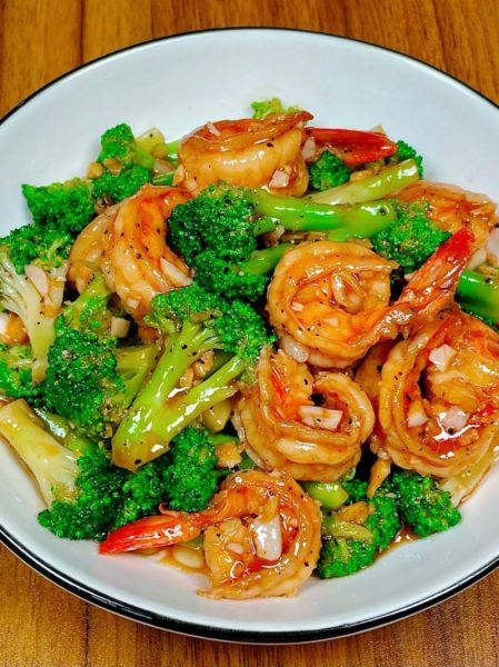 西兰花炒虾仁热量高吗_西兰花炒虾仁的营养价值-第3张图片-山城妙识