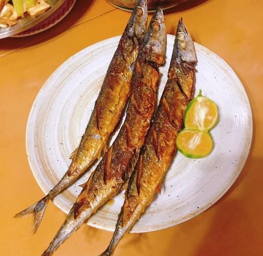 秋刀鱼怎么烤好吃_日式盐烤秋刀鱼做法-第1张图片-山城妙识 秋刀鱼怎么烤好吃_日式盐烤秋刀鱼做法-第1张图片-山城妙识