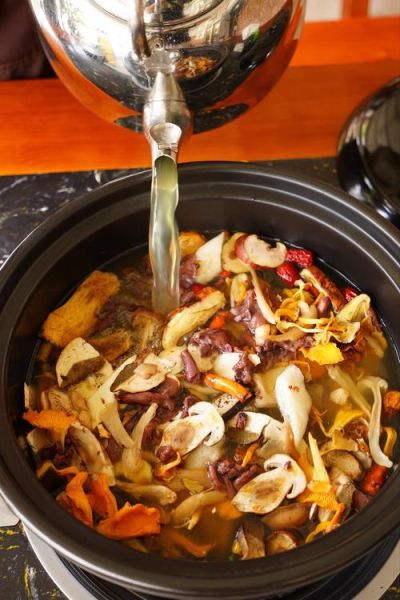 菌汤的做法大全_菌汤火锅怎么做才鲜-第2张图片-山城妙识 菌汤的做法大全_菌汤火锅怎么做才鲜-第2张图片-山城妙识