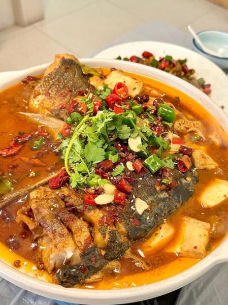 鱼头红烧豆腐怎么做_鱼头豆腐汤和红烧区别-第1张图片-山城妙识 鱼头红烧豆腐怎么做_鱼头豆腐汤和红烧区别-第1张图片-山城妙识