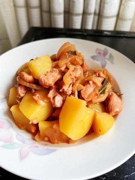 黄焖土豆鸡怎么做_黄焖土豆鸡用鸡腿还是整鸡-第1张图片-山城妙识 黄焖土豆鸡怎么做_黄焖土豆鸡用鸡腿还是整鸡-第1张图片-山城妙识