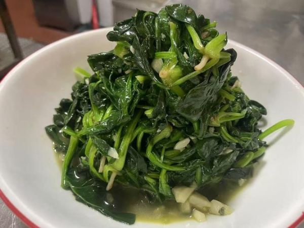 蒜蓉菠菜怎么做_蒜蓉菠菜热量高吗-第3张图片-山城妙识