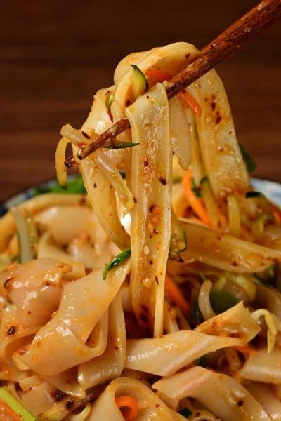 不洗面做清爽凉皮怎么做_不洗面凉皮为什么更劲道-第3张图片-山城妙识 不洗面做清爽凉皮怎么做_不洗面凉皮为什么更劲道-第3张图片-山城妙识