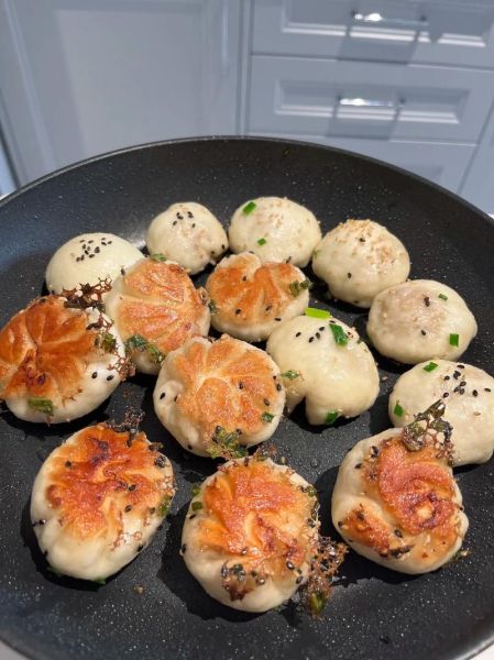 生煎包怎么做_生煎包底部为什么金黄酥脆-第1张图片-山城妙识