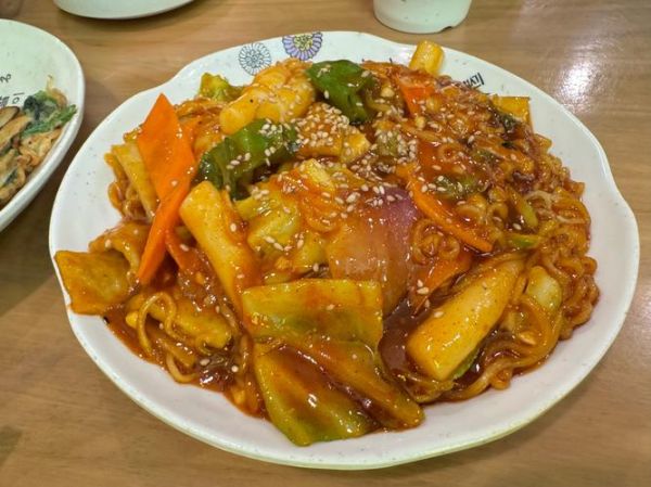 韩国料理代表菜有哪些_正宗做法-第3张图片-山城妙识 韩国料理代表菜有哪些_正宗做法-第3张图片-山城妙识