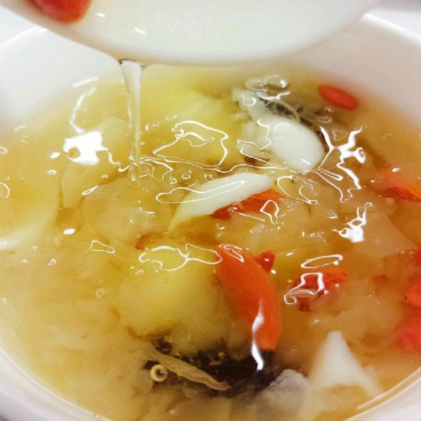 银耳莲子羹怎么熬_银耳莲子羹要熬多久-第2张图片-山城妙识 银耳莲子羹怎么熬_银耳莲子羹要熬多久-第2张图片-山城妙识
