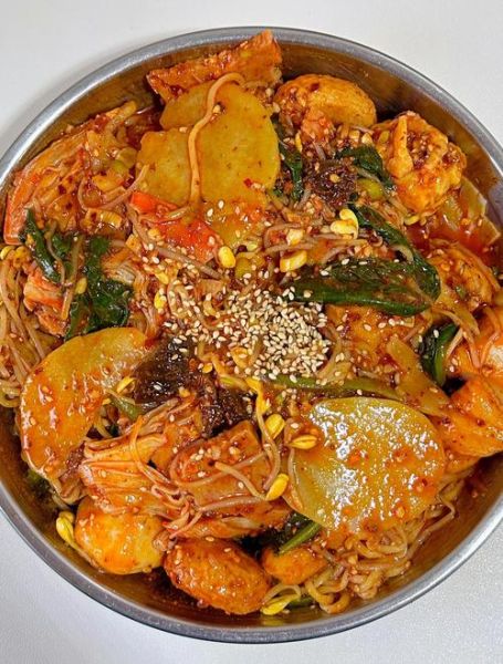 家庭干炒麻辣烫怎么做_麻辣烫干炒做法步骤-第2张图片-山城妙识 家庭干炒麻辣烫怎么做_麻辣烫干炒做法步骤-第2张图片-山城妙识