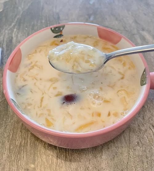 银耳汤怎么做效果最好_银耳汤怎么煮出胶质-第1张图片-山城妙识 银耳汤怎么做效果最好_银耳汤怎么煮出胶质-第1张图片-山城妙识