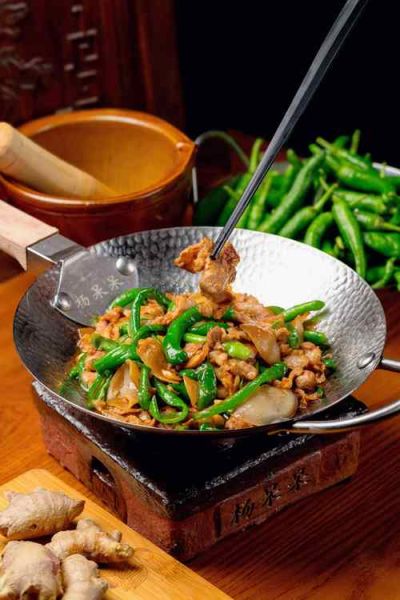 辣椒炒肉是哪里的菜系_湖南小炒肉正宗做法-第3张图片-山城妙识