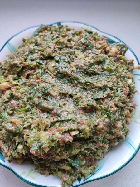 芹菜肉馅饺子怎么做_芹菜饺子馅怎么调才香-第2张图片-山城妙识 芹菜肉馅饺子怎么做_芹菜饺子馅怎么调才香-第2张图片-山城妙识