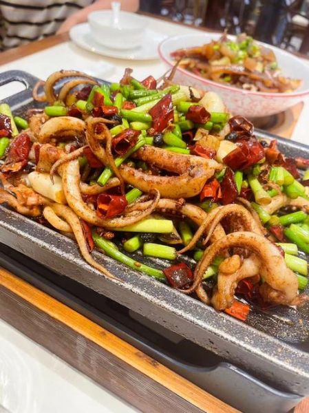 铁板牛肉怎么做_铁板鱿鱼须的做法-第1张图片-山城妙识 铁板牛肉怎么做_铁板鱿鱼须的做法-第1张图片-山城妙识