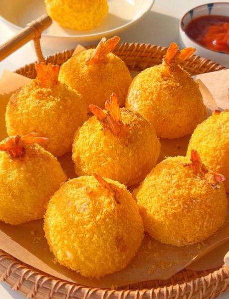 黄金虾球怎么做_黄金虾球炸多久才酥脆-第1张图片-山城妙识 黄金虾球怎么做_黄金虾球炸多久才酥脆-第1张图片-山城妙识