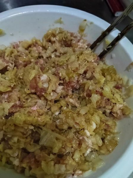 酸菜馅饺子怎么调馅好吃_酸菜饺子馅做法窍门-第1张图片-山城妙识 酸菜馅饺子怎么调馅好吃_酸菜饺子馅做法窍门-第1张图片-山城妙识