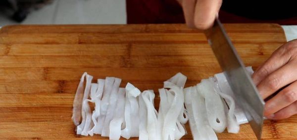 陕西凉皮怎么做_陕西凉皮做法视频全过程-第1张图片-山城妙识 陕西凉皮怎么做_陕西凉皮做法视频全过程-第1张图片-山城妙识