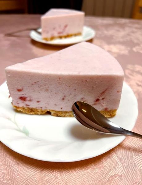 草莓慕斯蛋糕怎么做_草莓慕斯蛋糕热量高吗-第1张图片-山城妙识 草莓慕斯蛋糕怎么做_草莓慕斯蛋糕热量高吗-第1张图片-山城妙识