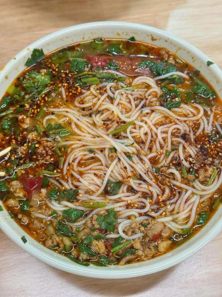 米线汤底怎么熬_正宗米线配方揭秘-第1张图片-山城妙识 米线汤底怎么熬_正宗米线配方揭秘-第1张图片-山城妙识