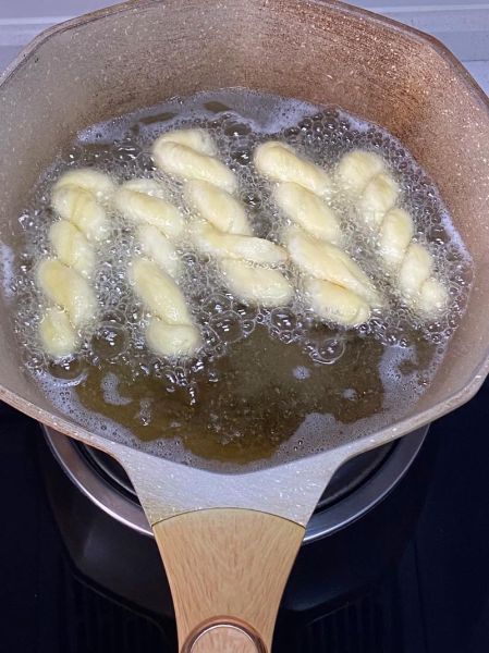 麻花怎么做_麻花怎么炸才酥脆-第1张图片-山城妙识 麻花怎么做_麻花怎么炸才酥脆-第1张图片-山城妙识