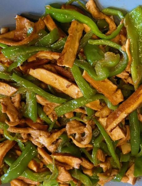 青椒香干怎么炒才入味又嫩_香干不柴的秘诀-第3张图片-山城妙识 青椒香干怎么炒才入味又嫩_香干不柴的秘诀-第3张图片-山城妙识