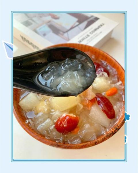 银耳莲子汤什么时候喝最好_晚上喝会不会胖-第1张图片-山城妙识 银耳莲子汤什么时候喝最好_晚上喝会不会胖-第1张图片-山城妙识