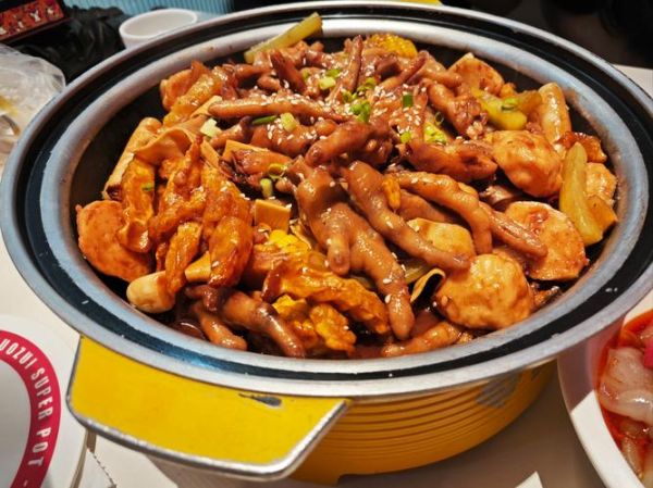 鸡爪煲怎么做_鸡爪煲家常做法-第1张图片-山城妙识