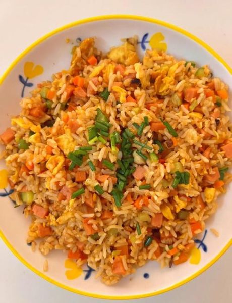 酱油炒米饭怎么做_隔夜饭先炒还是先加酱油-第1张图片-山城妙识 酱油炒米饭怎么做_隔夜饭先炒还是先加酱油-第1张图片-山城妙识