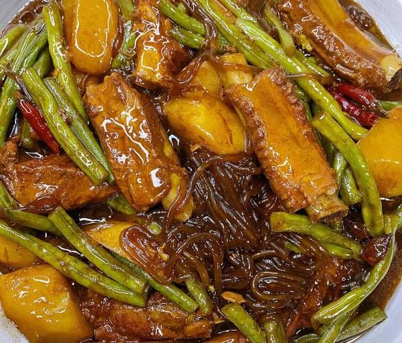 东北五花肉炖豆角怎么做_五花肉炖豆角用焯水吗-第3张图片-山城妙识