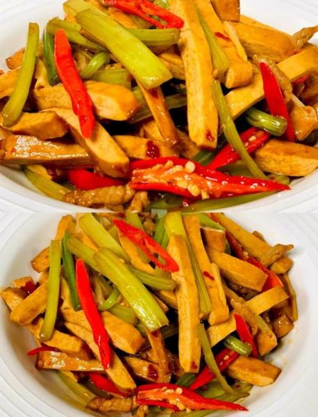 香干炒肉丝怎么炒嫩_香干炒肉丝嫩滑的秘诀-第1张图片-山城妙识