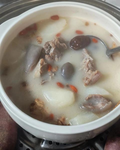 羊肉炖萝卜的功效与作用_冬天吃羊肉炖萝卜会上火吗-第1张图片-山城妙识 羊肉炖萝卜的功效与作用_冬天吃羊肉炖萝卜会上火吗-第1张图片-山城妙识