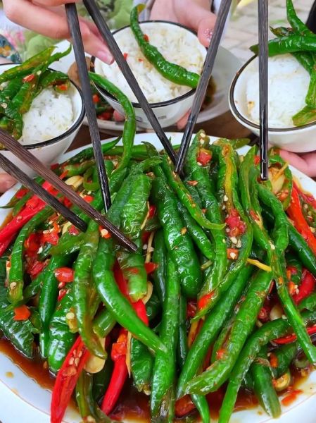 二荆条辣椒辣不辣_二荆条辣椒怎么做好吃-第1张图片-山城妙识 二荆条辣椒辣不辣_二荆条辣椒怎么做好吃-第1张图片-山城妙识