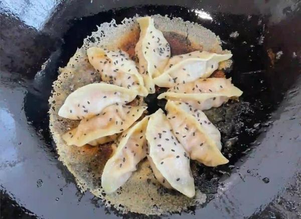 速冻水饺怎么煎不破皮_速冻水饺煎饺的做法-第2张图片-山城妙识 速冻水饺怎么煎不破皮_速冻水饺煎饺的做法-第2张图片-山城妙识