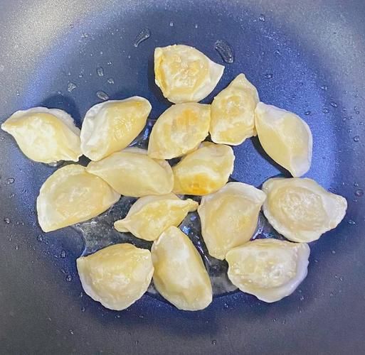 速冻水饺怎么煎不破皮_速冻水饺煎饺的做法-第3张图片-山城妙识 速冻水饺怎么煎不破皮_速冻水饺煎饺的做法-第3张图片-山城妙识