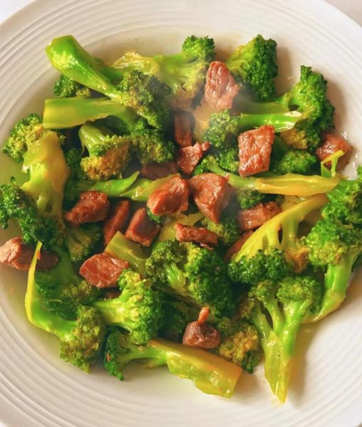 西兰花炒肉怎么炒才脆嫩_西兰花炒肉用焯水吗-第3张图片-山城妙识 西兰花炒肉怎么炒才脆嫩_西兰花炒肉用焯水吗-第3张图片-山城妙识