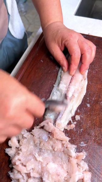 鲅鱼水饺怎么调馅好吃_鲅鱼水饺馅不腥的秘诀-第1张图片-山城妙识 鲅鱼水饺怎么调馅好吃_鲅鱼水饺馅不腥的秘诀-第1张图片-山城妙识