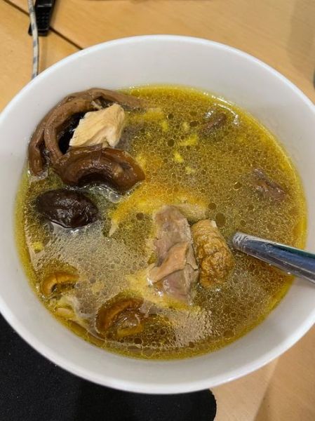 鸡汤怎么炖好喝又营养_炖鸡汤的正确步骤-第1张图片-山城妙识 鸡汤怎么炖好喝又营养_炖鸡汤的正确步骤-第1张图片-山城妙识